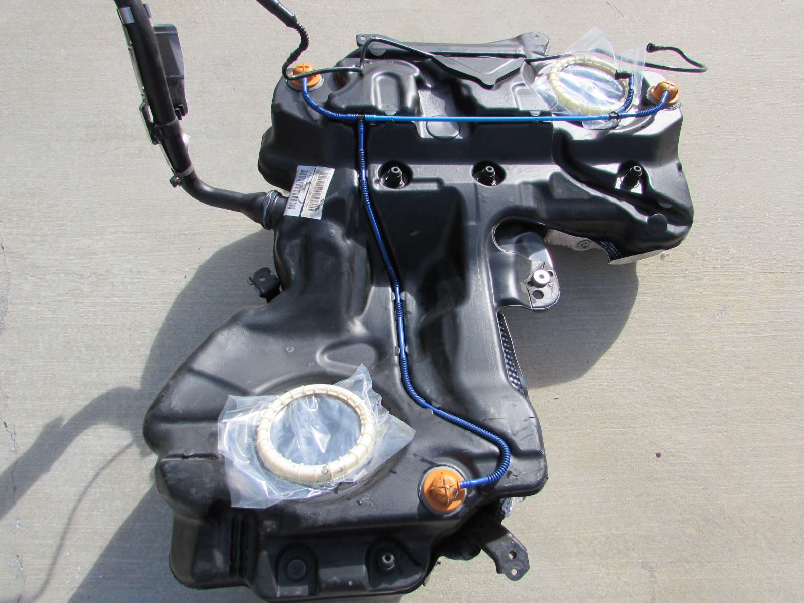 Audi OEM A4 B8 Fuel Gas Tank 8K0201085 S4 2009 2010 2011 2012 Hermes Audi OEM A4 B8 Fuel Gas Tank 8K0201085 S4 2009 2010 2011 2012 Hermes